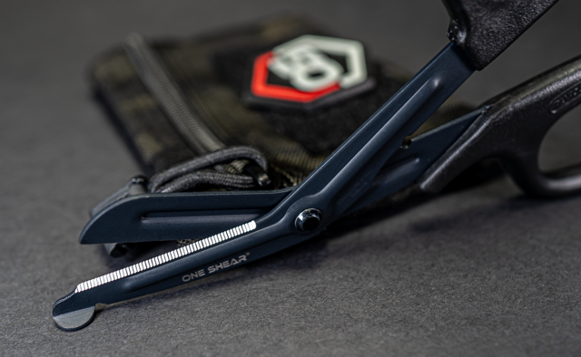 ONE SHEAR® BUS Shears Basic Utility Trauma Shears