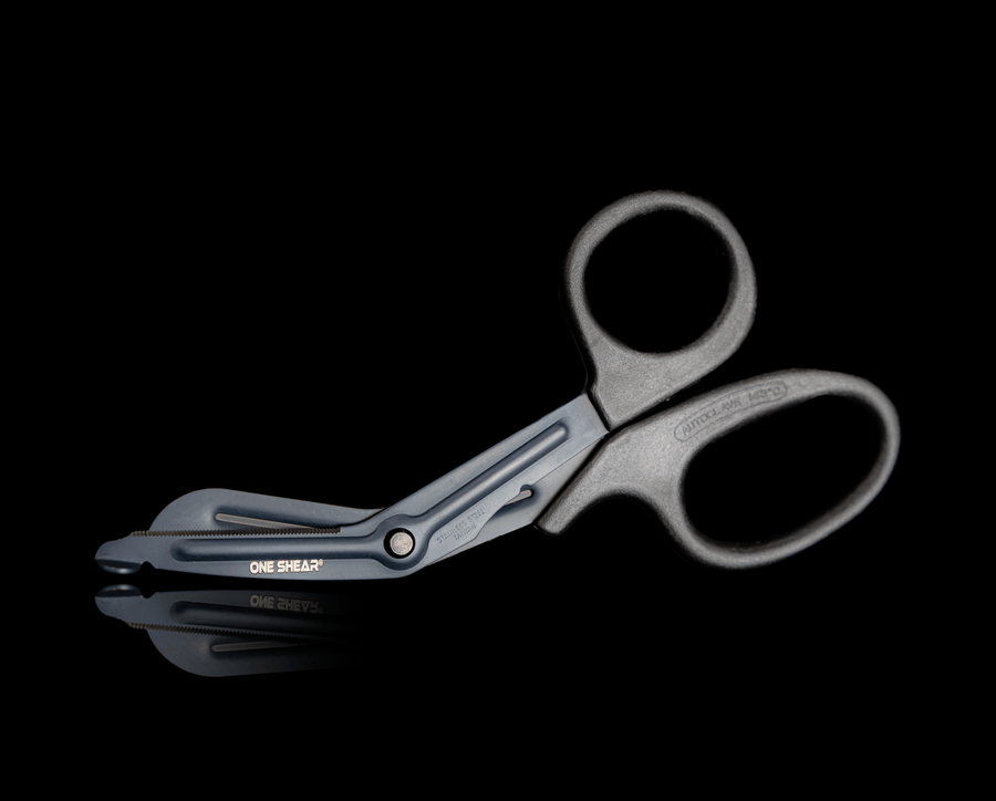 ONE SHEAR® TRAUMA SHEARS